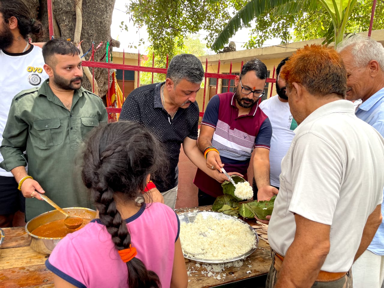 Photojournalist, Team Jammu organise langar at Radha Krishna Temple ...